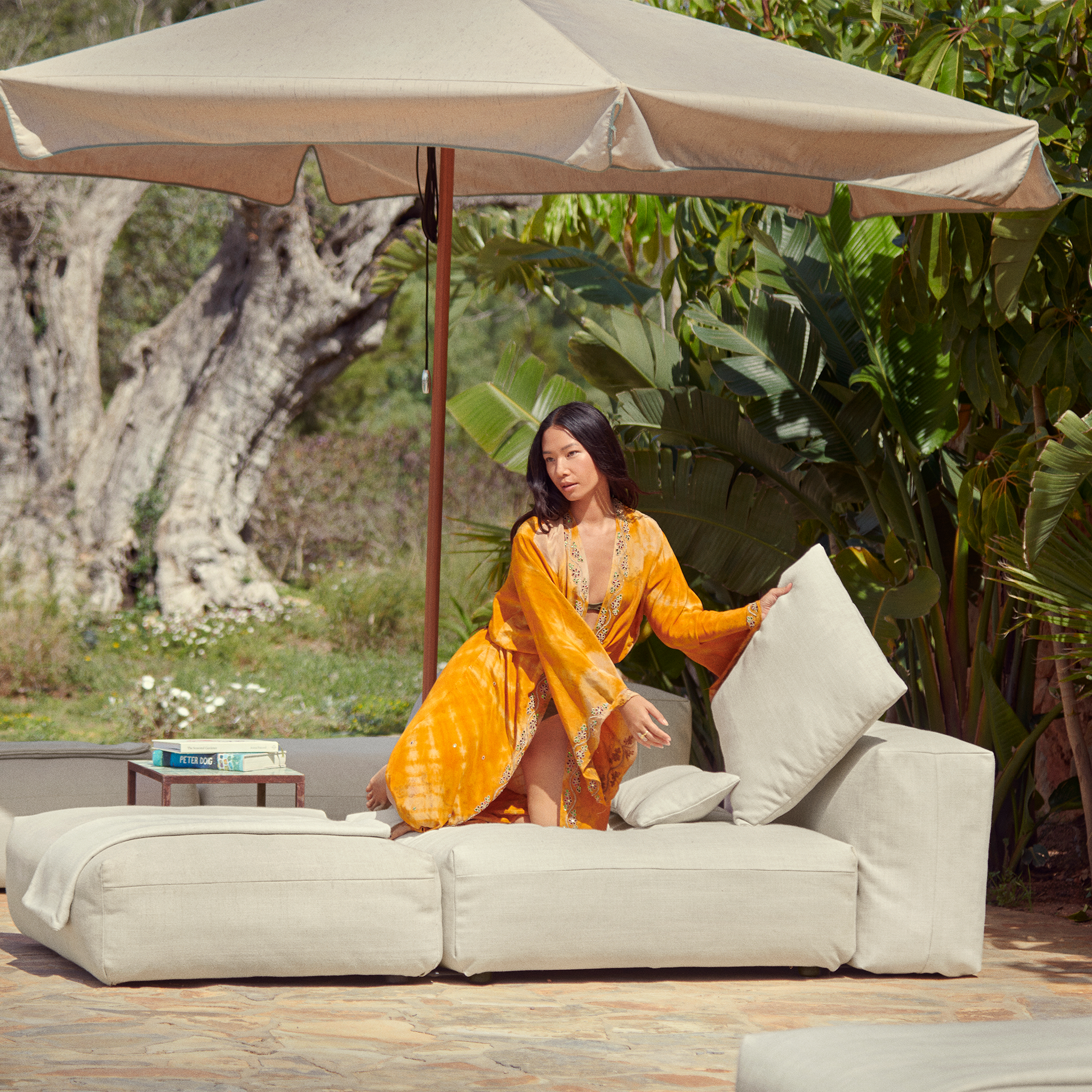 Outdoor Sofas & Lounge Furniture – Comfort Meets Durability | vetsak®
